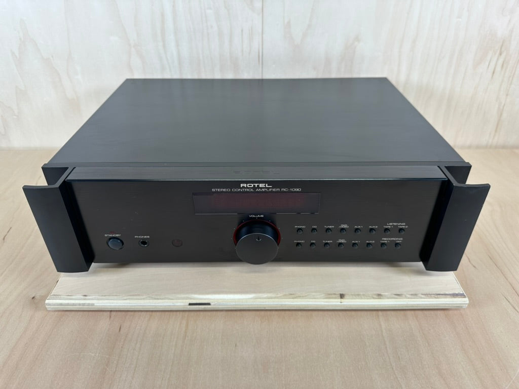 Rotel RC 1090 Preamp w/Phono Stage – Record Mart HiFi