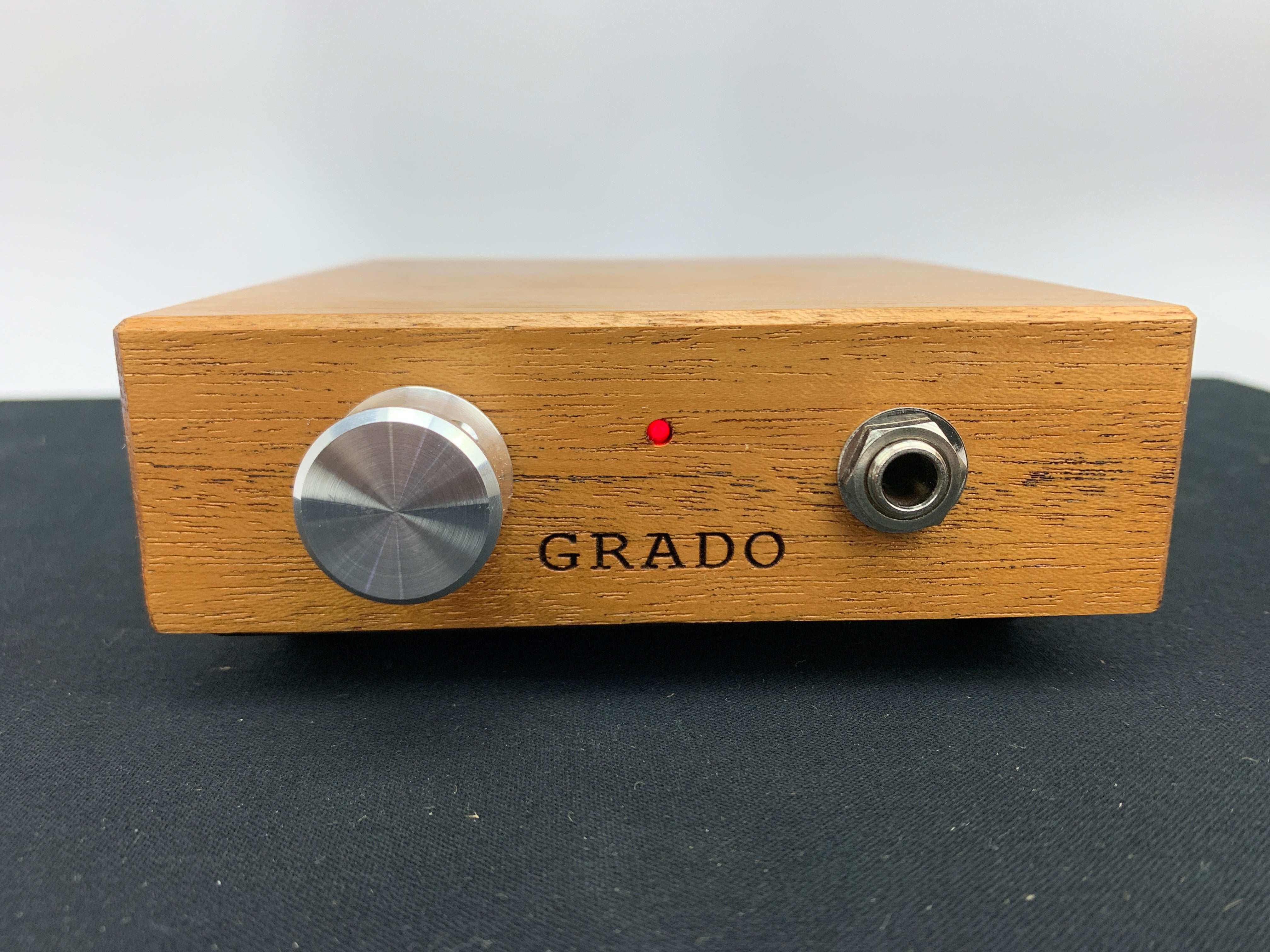 GRADO RA-1 HEADPHONE AMP (BATTERY POWERED) – Record Mart HiFi